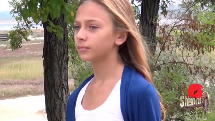 Download Dream Studio Steppe Flower 027